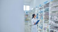 Daftar Obat Batuk yang Direkomendasikan, Bisa Didapatkan di Apotek ...