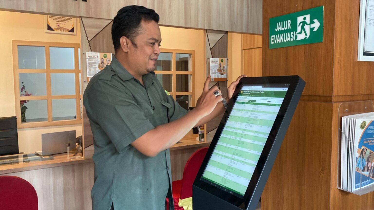 Sempat Tampilkan Iklan Judol, Website SIPP PN Praya Sudah Normal ...